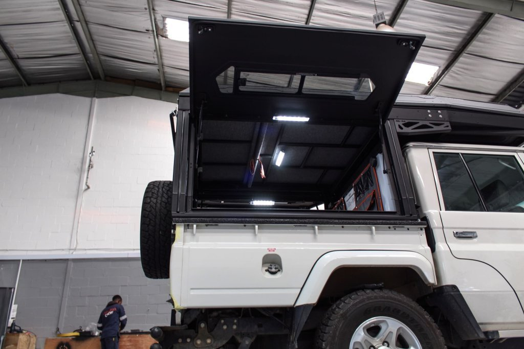 Alu-Cab ModCAP Family Conquer Double Cab Land Cruiser 79 Bez okna ...