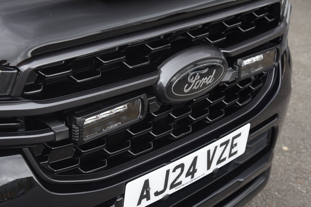 Sada LAZER pro Ford Ranger Wildtrak (2023+) Triple-R 750 - Beacon ...